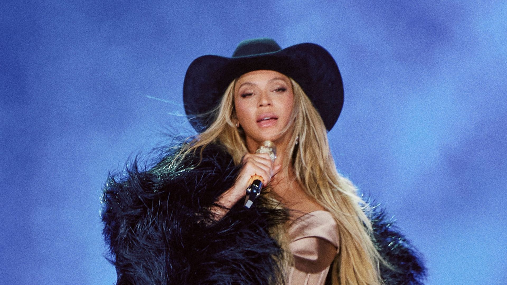 Beyoncé surprises family with flowers after their viral Cowboy Carter ...