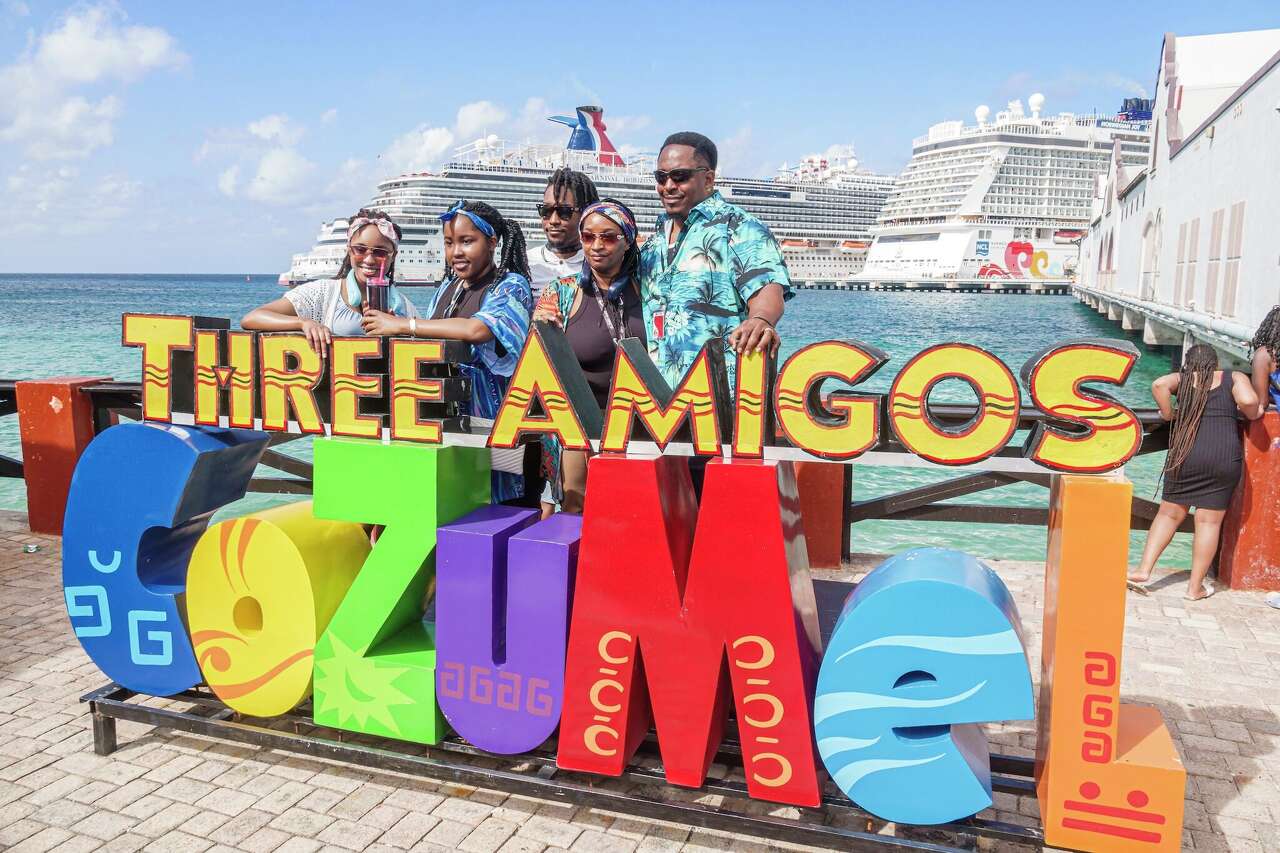 Canadians shun US as Americans pour into Mexico, tourism studies show