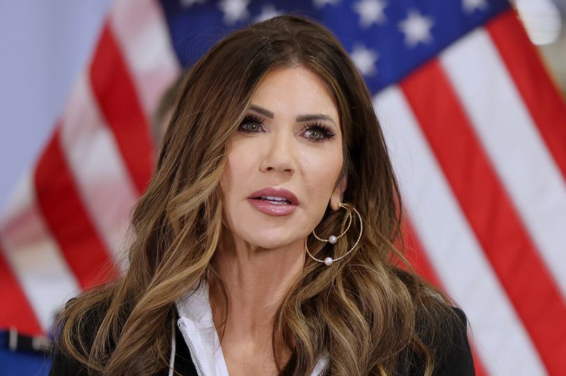 SNL mocks Kristi Noem shooting 'good boys' in dog quip after Pretti killing