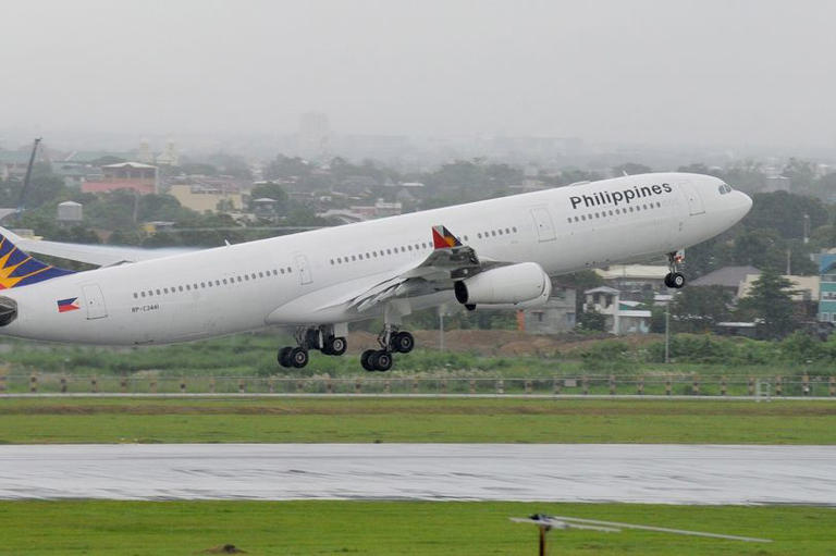 Flight attendants enraged after being forced to scoop human poop in ...