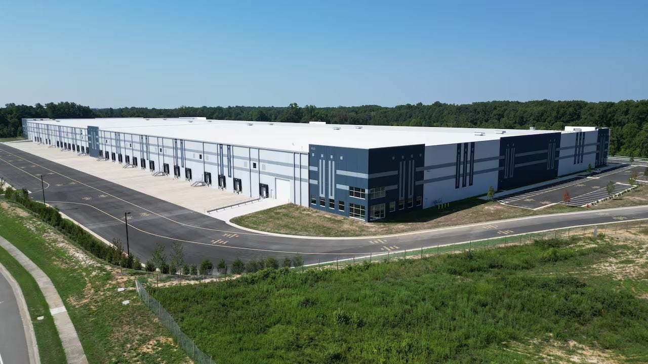 BC billionaire cancels sale of US warehouse to ICE