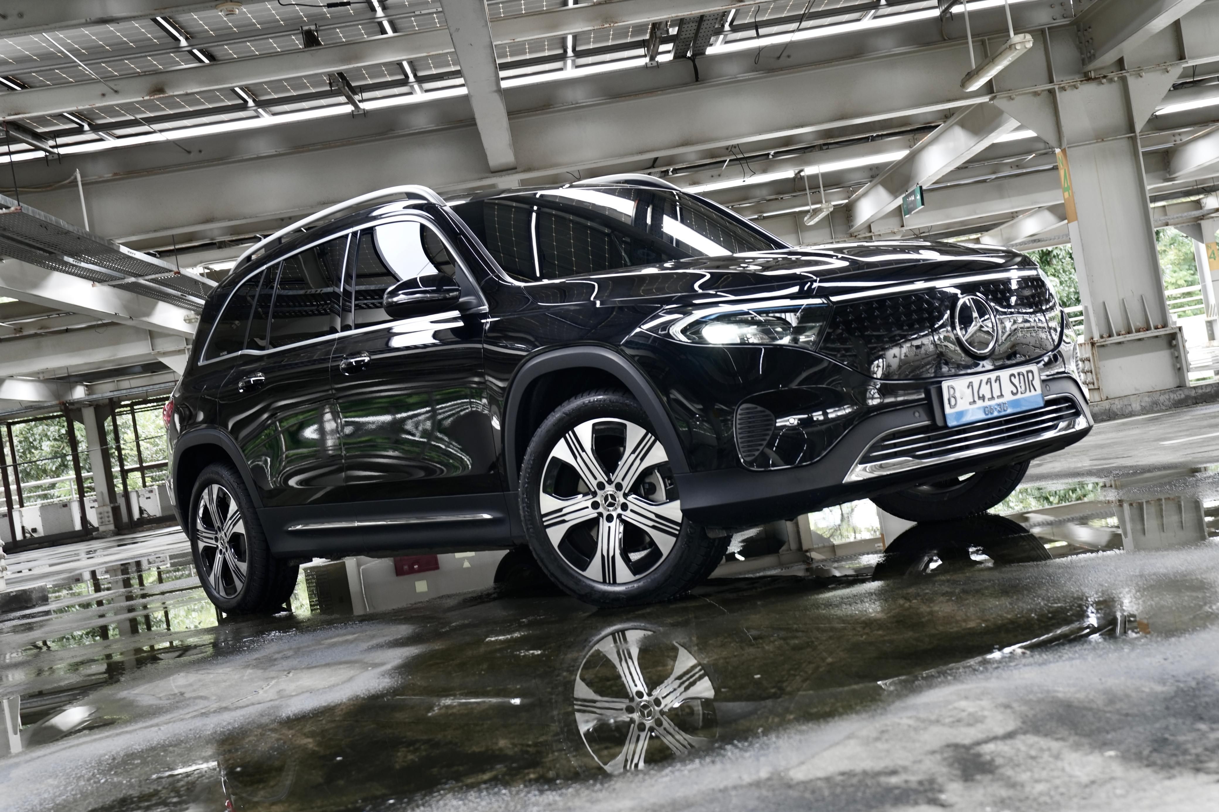 Harga Rp 1,6 miliar, pajak tahunan Mercedes-Benz EQB 250+ semurah ini