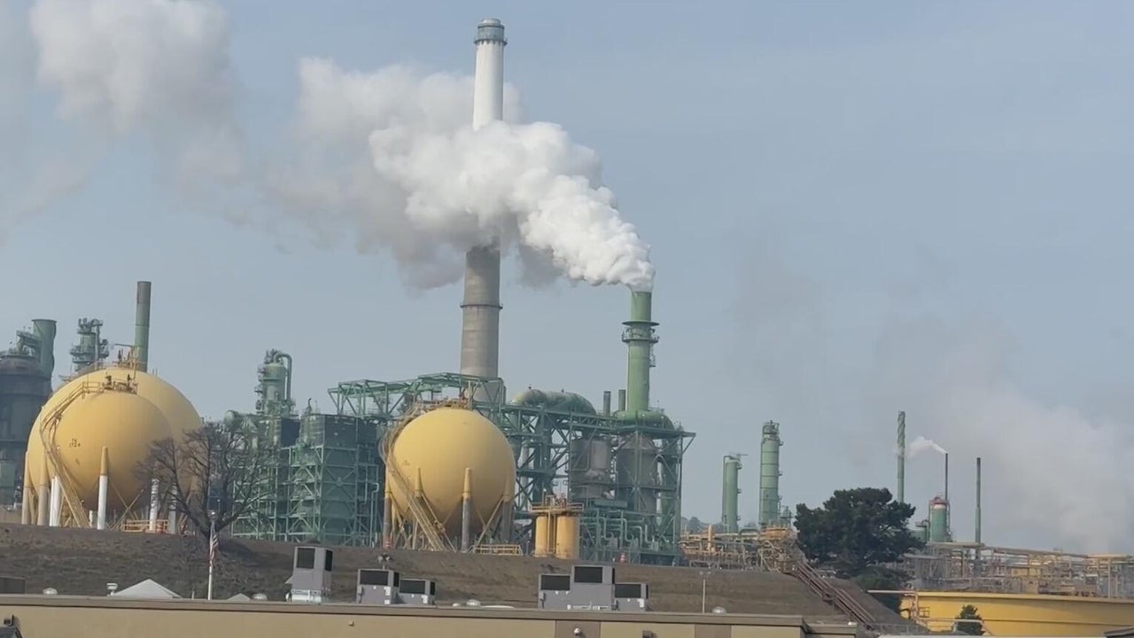 Valero refinery in Benicia begins to shut down, sending odors into air