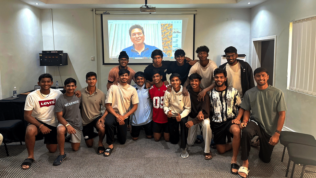 Sachin Tendulkar interacts with India U19 team, shares invaluable ...