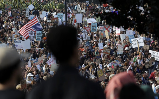 Protestos contra o ICE se espalham pelos EUA após mortes em Minneapolis ...