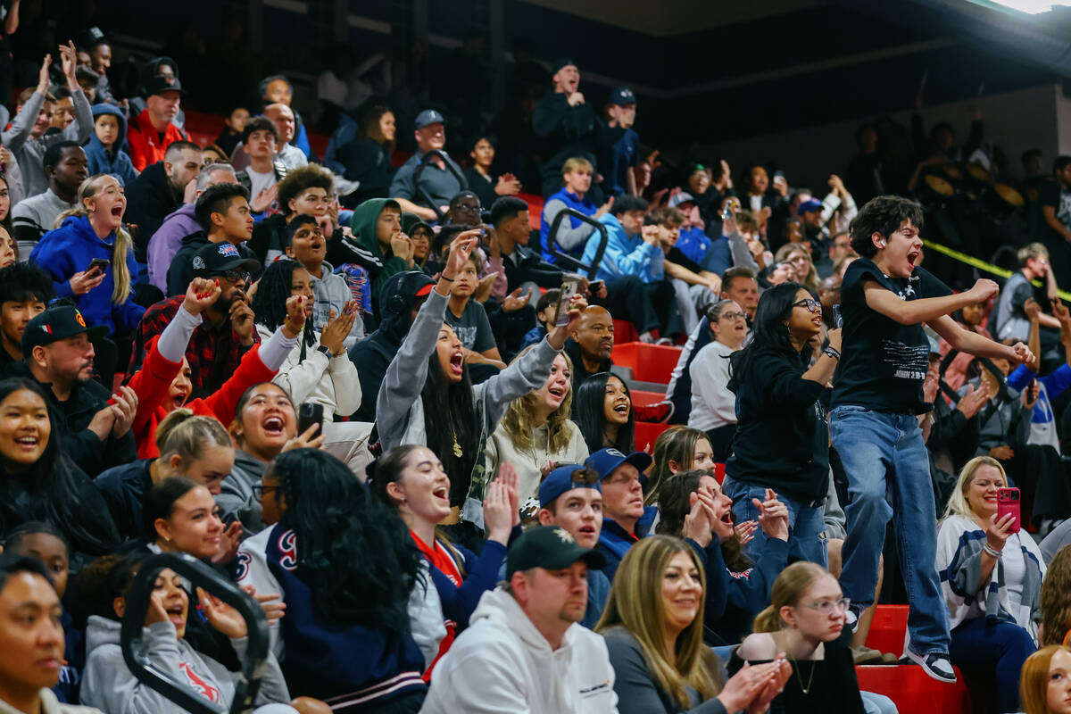 No. 1 Liberty outlasts No. 2 Bishop Gorman at the buzzer — photos