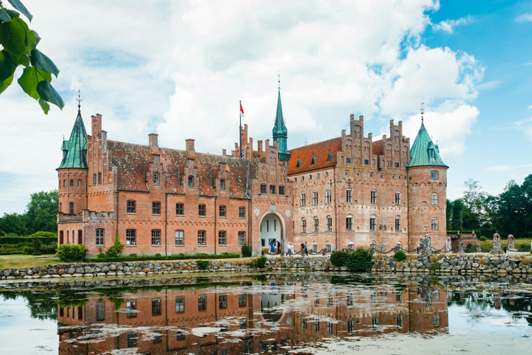 This Renaissance castle is one of the most beautiful in Europe – it ...