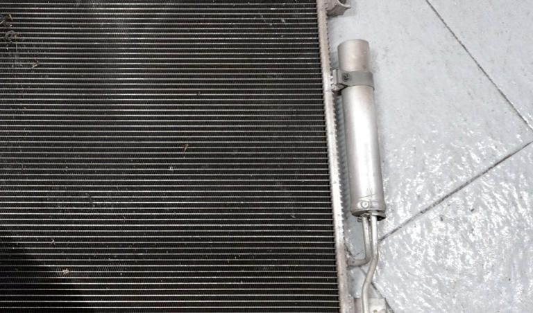 Mengenal fungsi dari tabung dryer AC mobil, kecil tapi penting