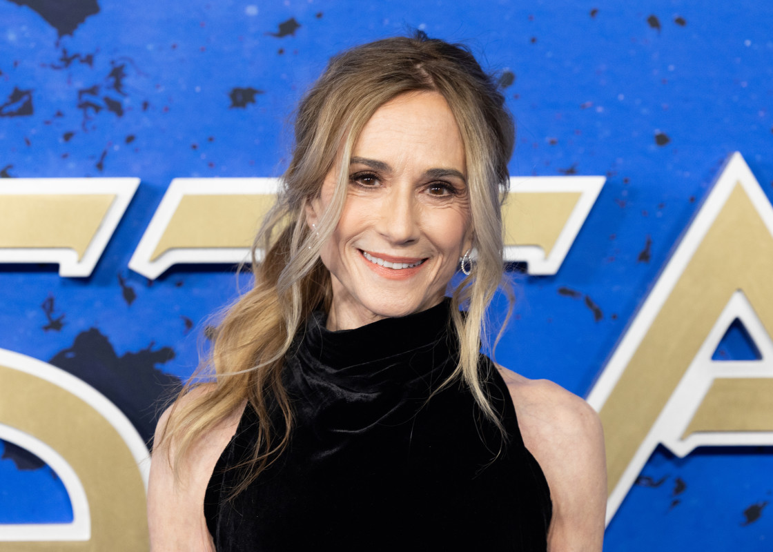 What Is Holly Hunter Net Worth In 2026? All About the "Starfleet ...
