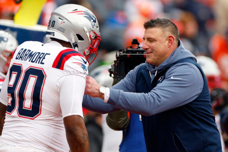 Mike Vrabel dismisses Patriots’ 5-0 record in Super Bowl uniform, jokes ...