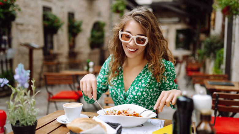 Here's what tourists should expect their meals to be like in Italy