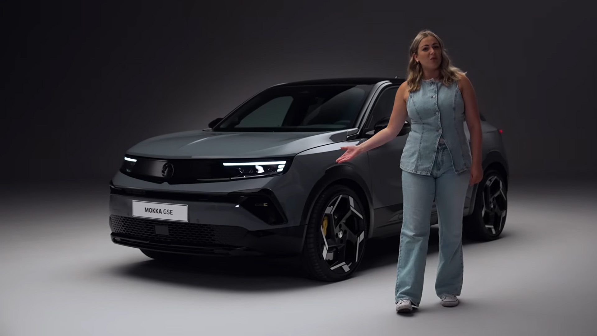 Electric compact SUV combines power and sporty design in Mokka GSE