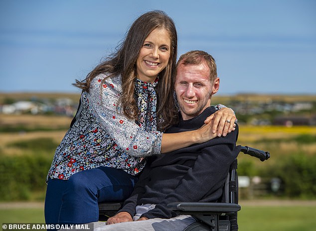 Rob Burrow's widow reveals tragic rugby star told her to find love ...