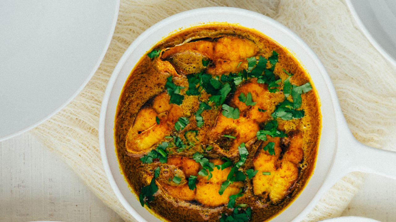 10 famous foods from Bengal that define the cuisine
