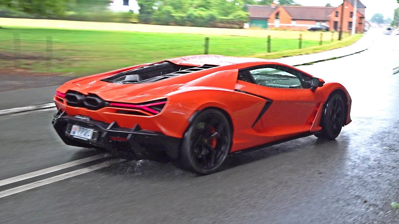 Supercars highlight acceleration and speed in action