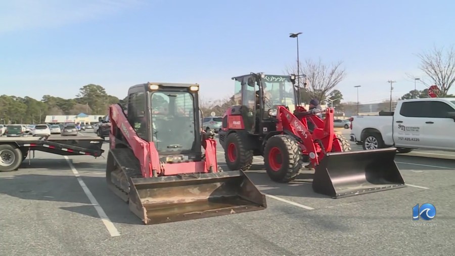 Contractors prepare to clear snow