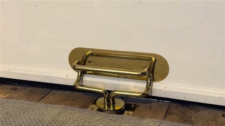 This door feature was once a must-have for home security — is it still ...