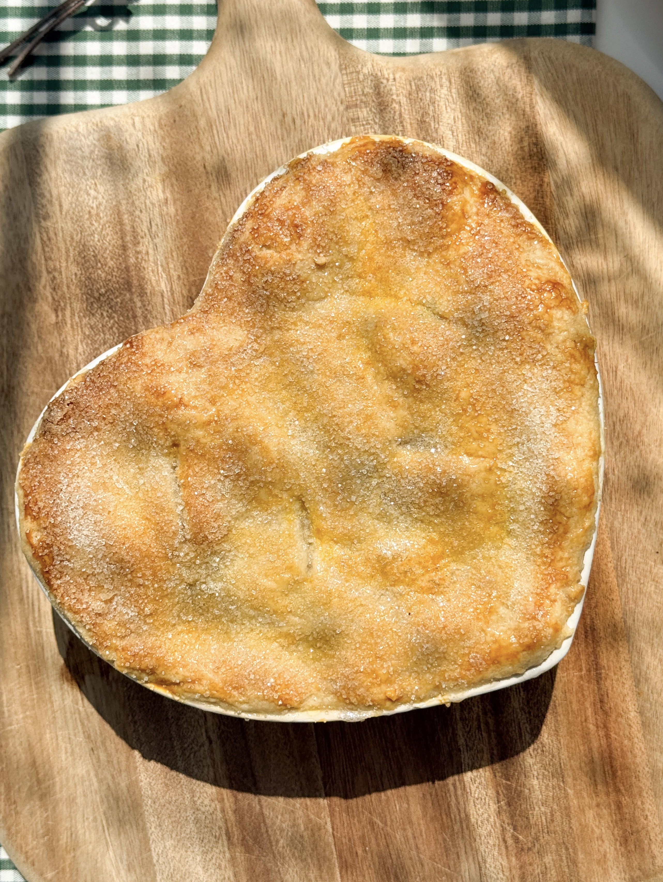 Peach cobbler: a história do doce americano e a cozinha de Edna Lewis