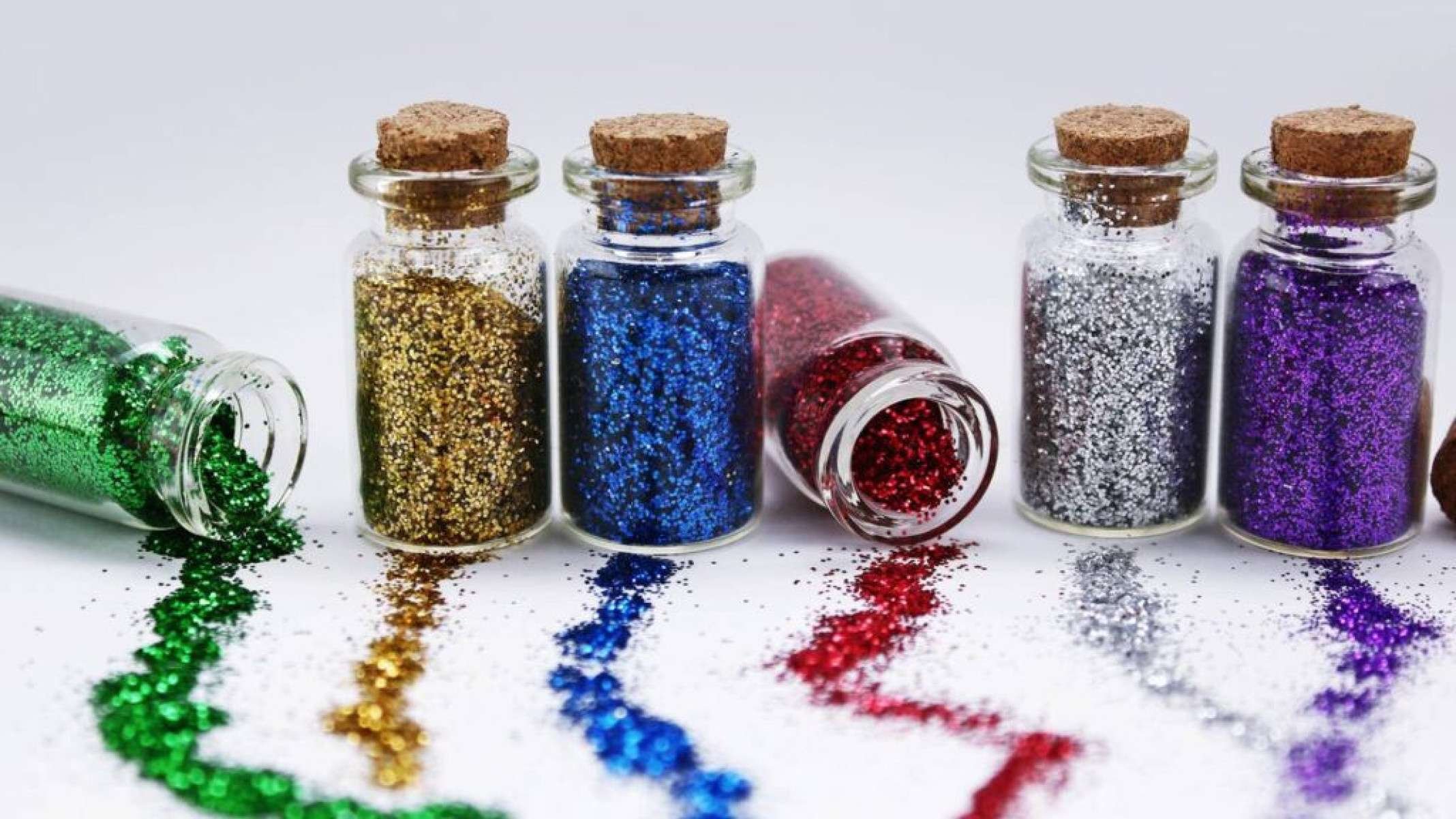 Purpurina pós-folia: métodos fáceis para limpar a pele