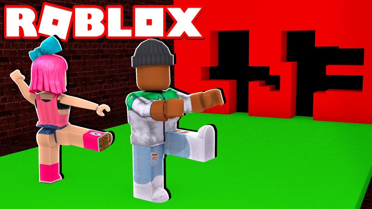 Don't get crushed by a wall in Roblox (Hole in the Wall)