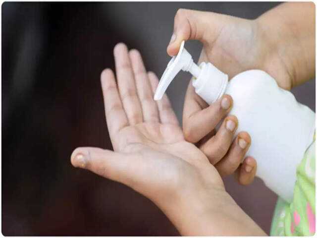 Essential tips for nourishing dry hands and feet