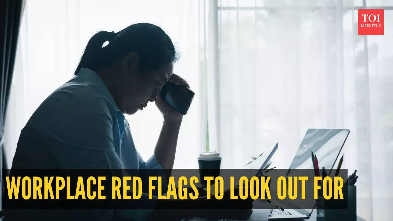7 workplace red flags that don’t seem like warning signs at first