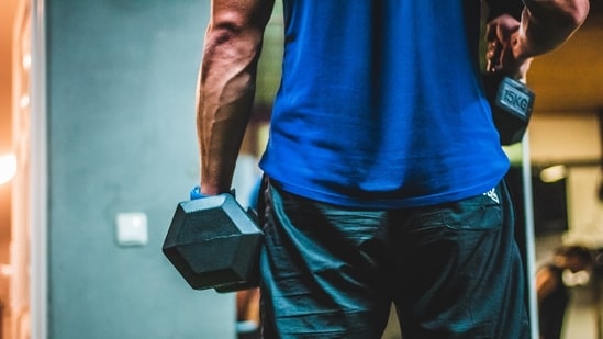 Orthopaedic surgeon reveals 1 common exercise that destroys your ...