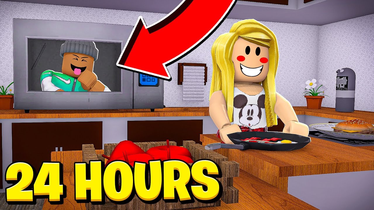 Sneaking into strangers' houses in Roblox