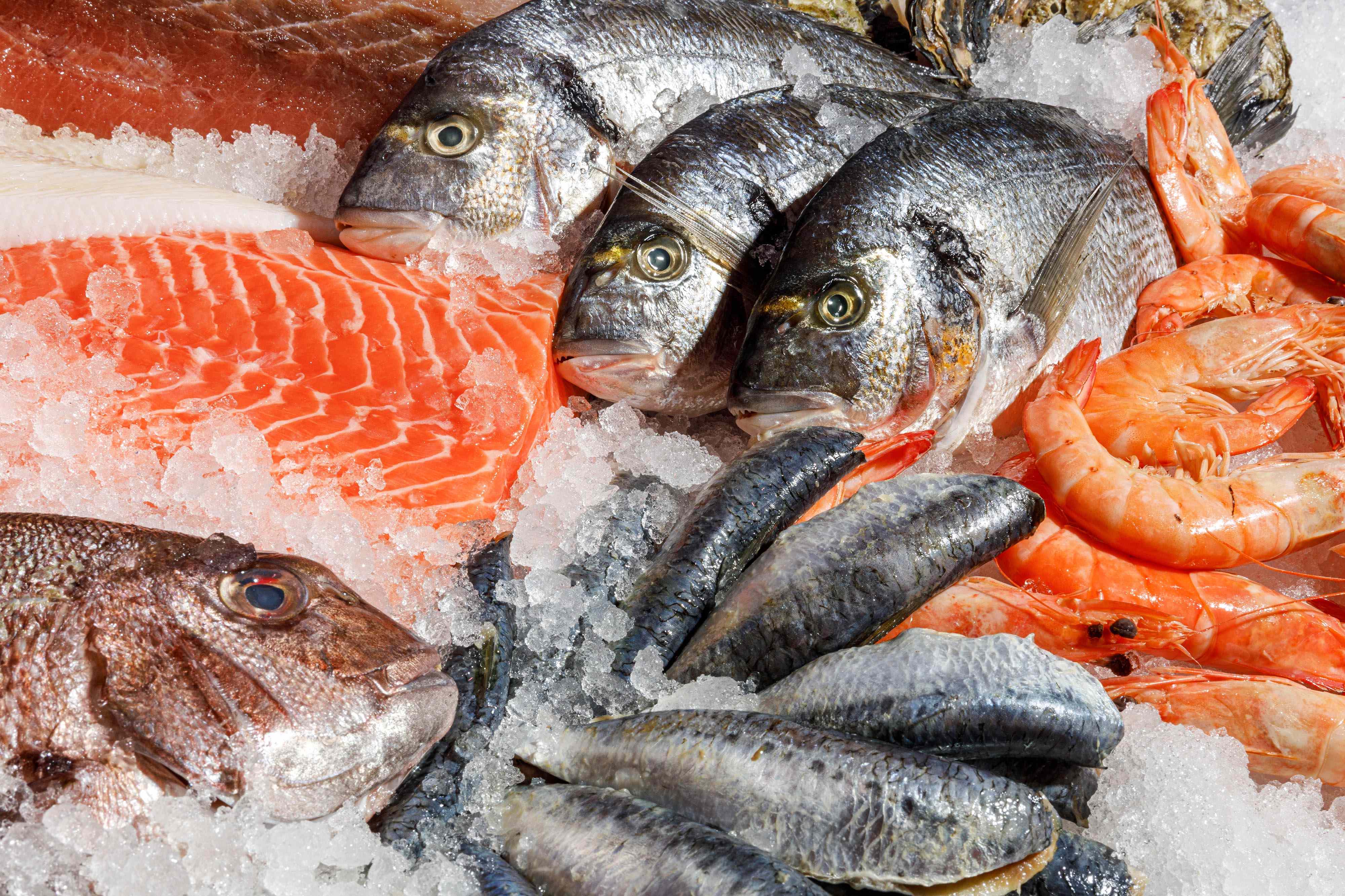 How to buy the freshest fish, according to a professional chef