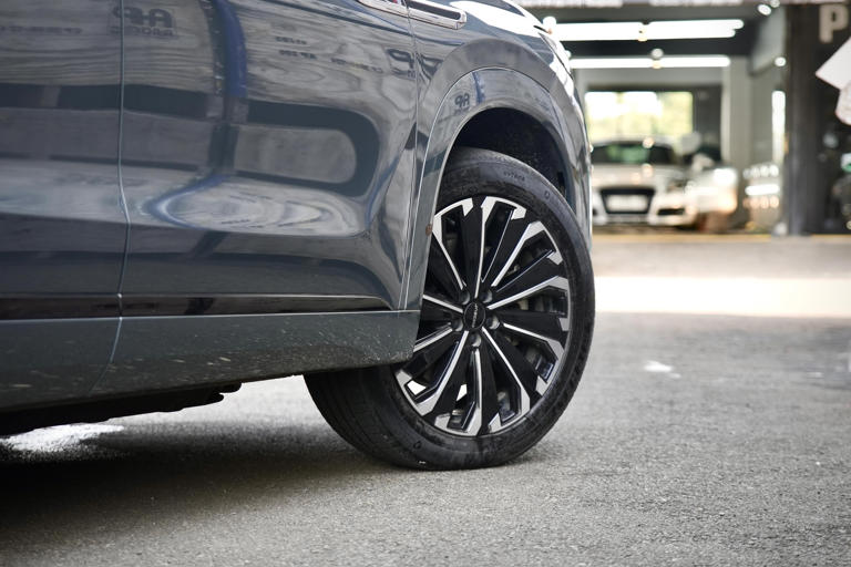 SUV offroad mewah, JAECOO J8 jadi high SUV 7-seater terbaik OTOMOTIF ...