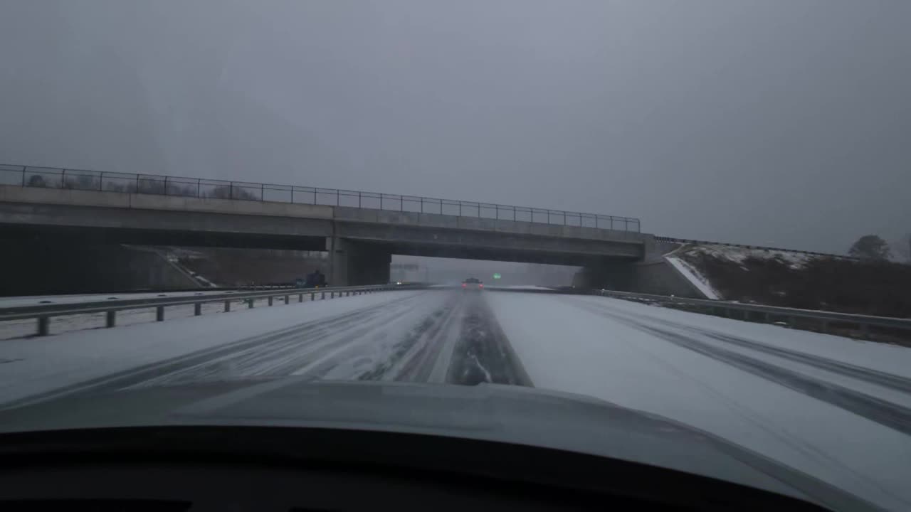 Live updates: Snow sticking to roads across metro Atlanta, North Georgia