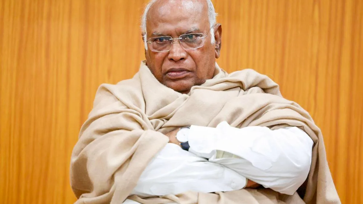 Congress questions Modi govt's economic record ahead of budget