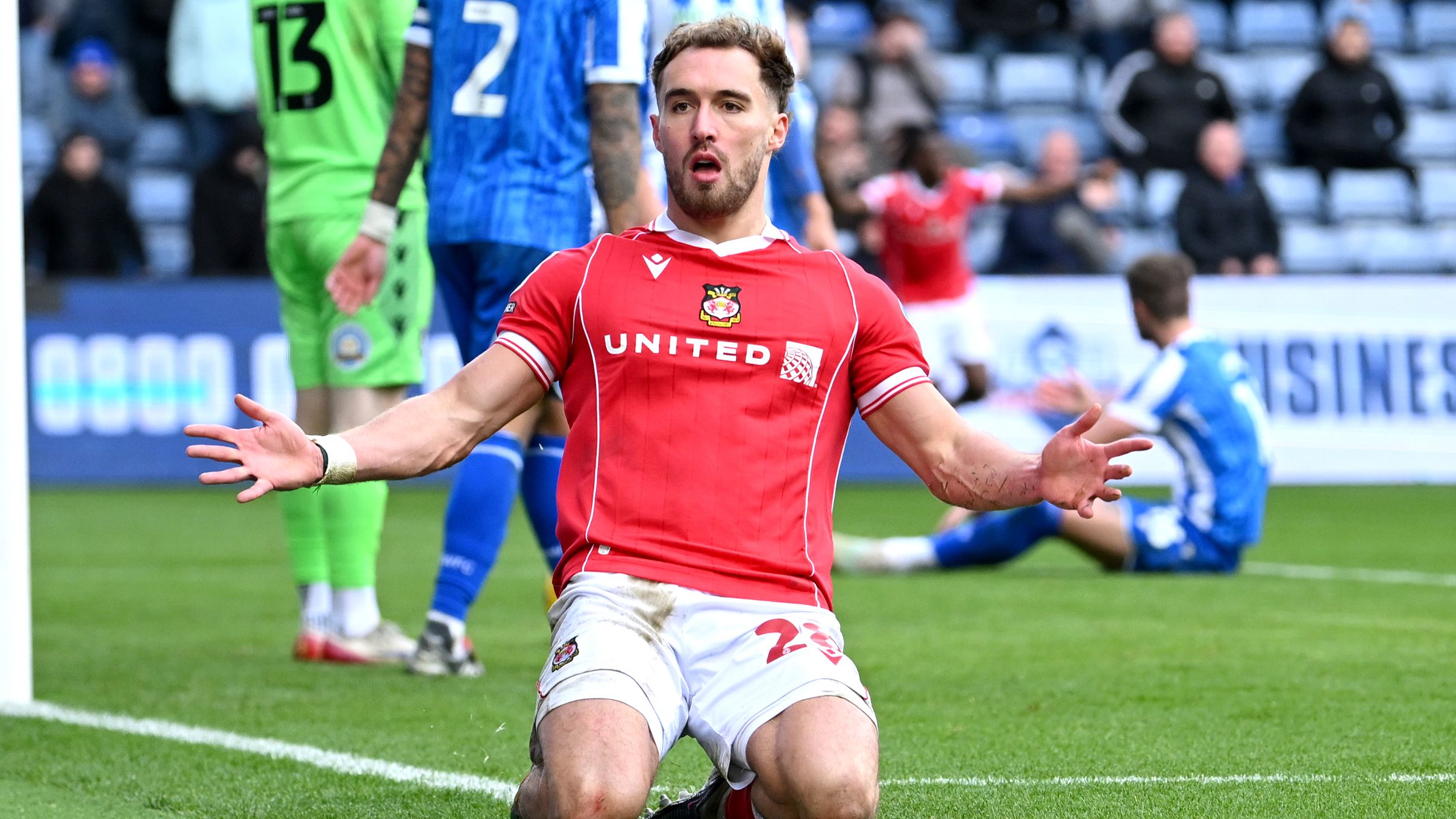 Sam Smith fires Wrexham back into play-off contention as Man City ...