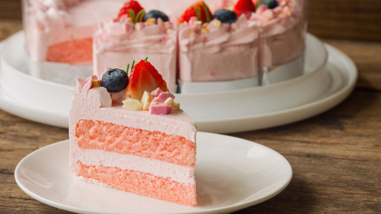 The best strawberry cake mix you can buy comes from a familiar favorite