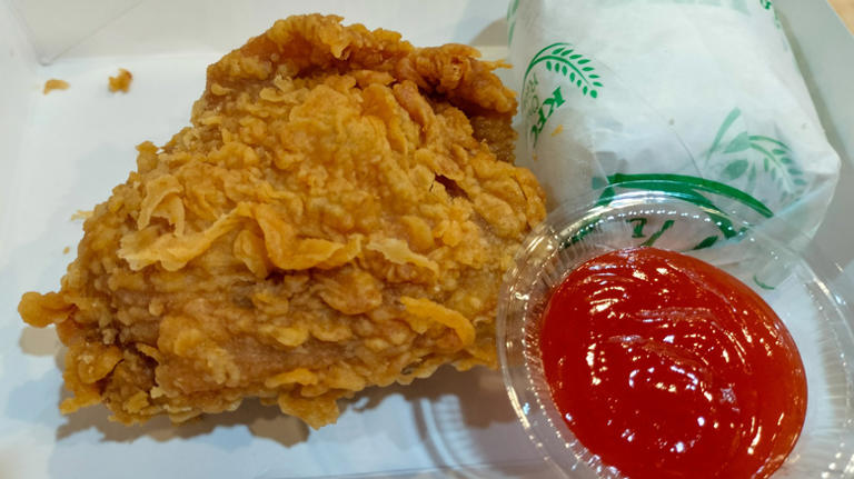 20 fast food menu items with over 30 grams of protein