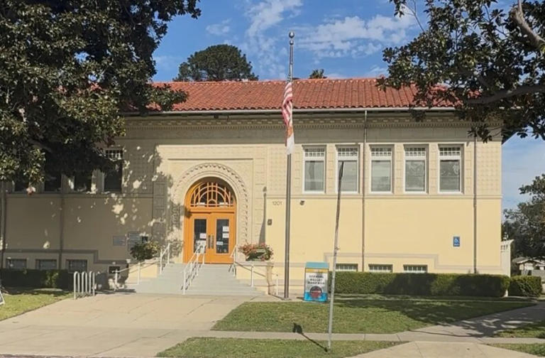 The oldest LA Public Library building still is serving Vermont Square