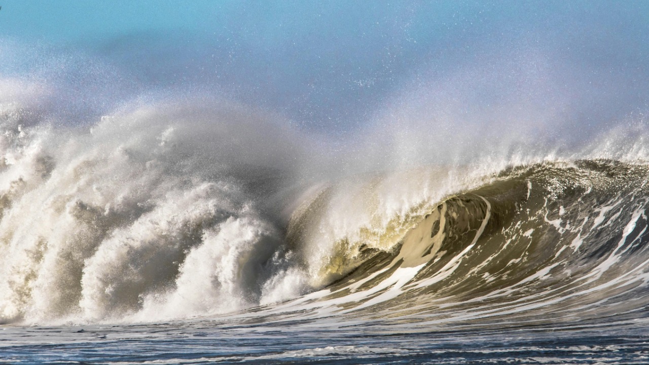 Scientists warn mega-tsunami could erase US cities in mere minutes