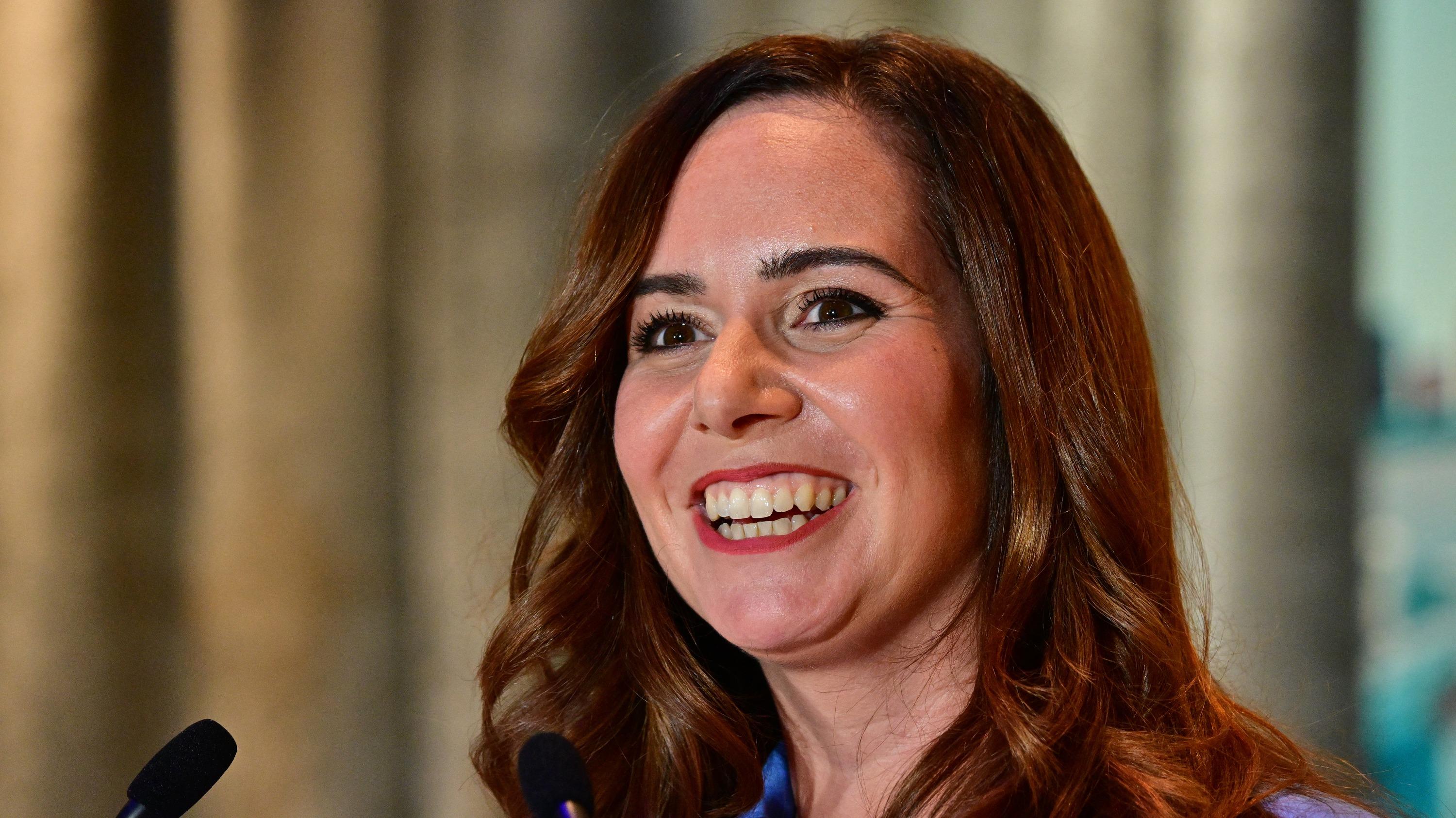 Sarah Knafo imite Carla Bruni et pousse la chansonnette : cette ...