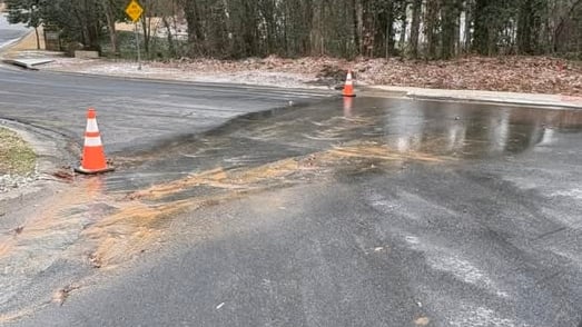 Water line break affecting Snellville roadway