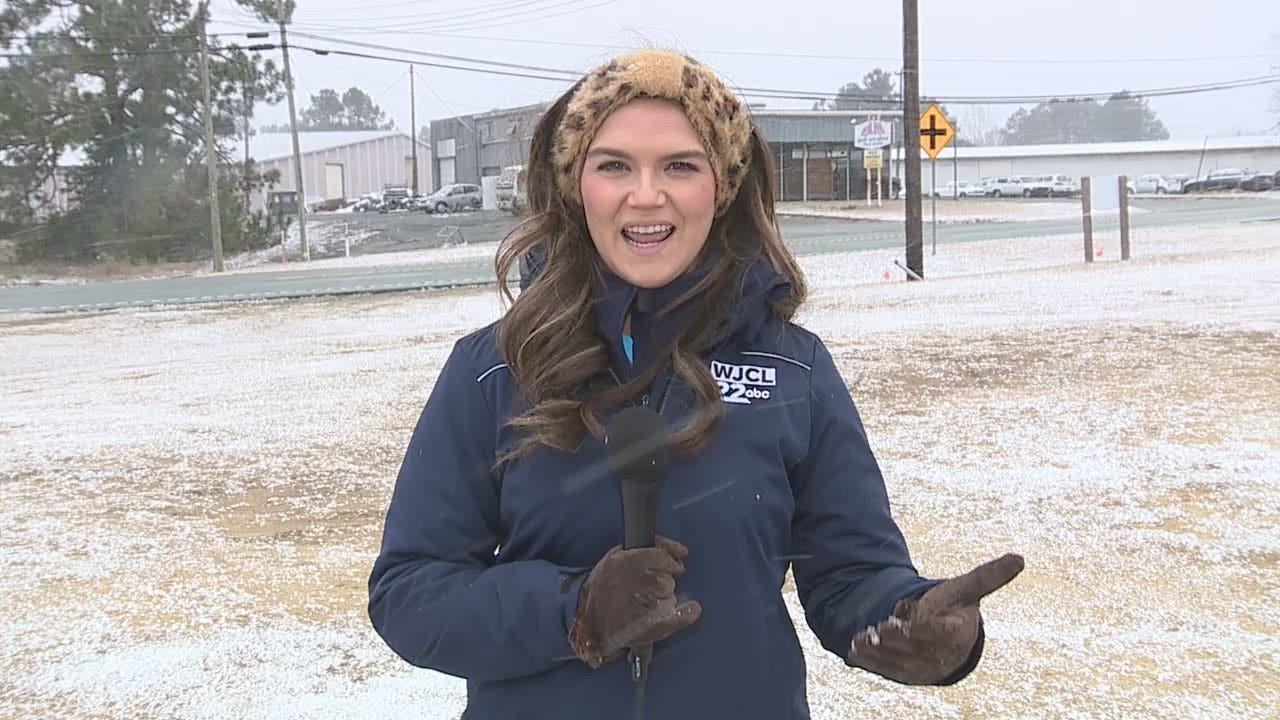 Snow falls in Statesboro as officials urge drivers to stay off the road
