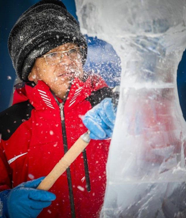 Winterlude fans embrace the chill on day 1