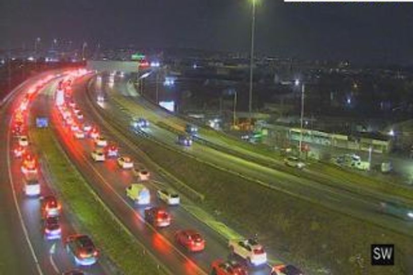 M74 travel chaos as busy motorway shut amid ongoing police incident