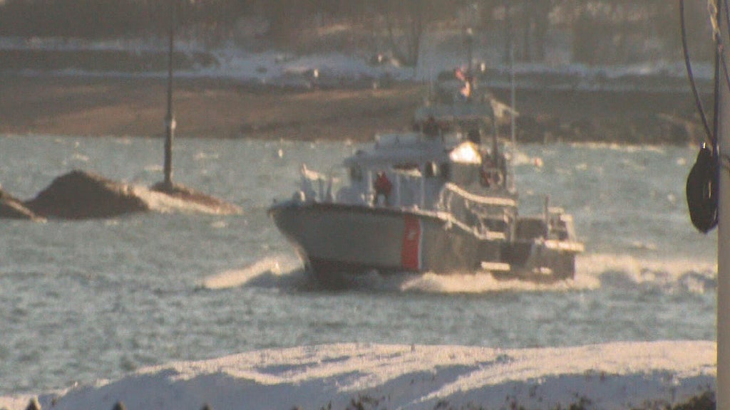 Father and son among crew of 7 on fishing boat Lily Jean that sank off ...