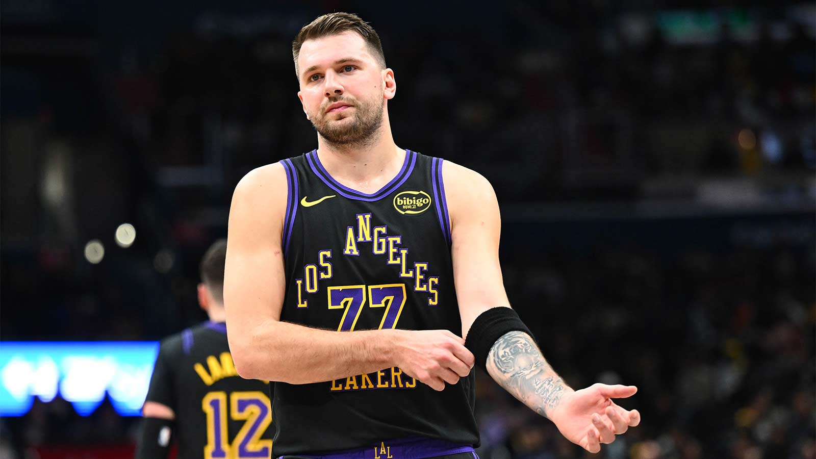 Alex Ovechkin saves Lakers' Luka Doncic after stepping out of bounds
