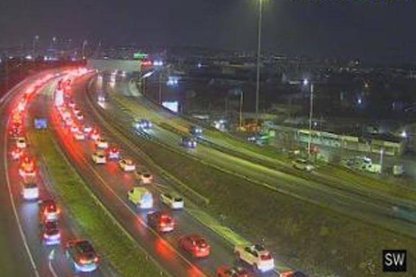 M74 motorway shut down in Glasgow amid ongoing police incident