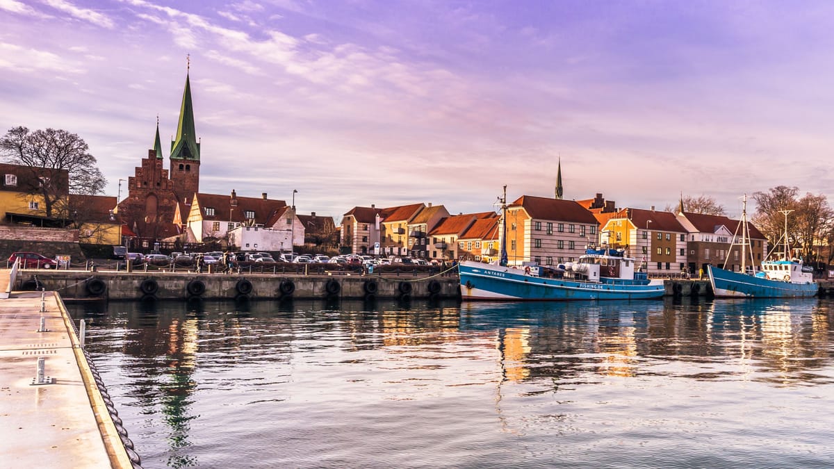 Viel Kultur und kunterbunte Häuser: Dänemarks malerische Stadt