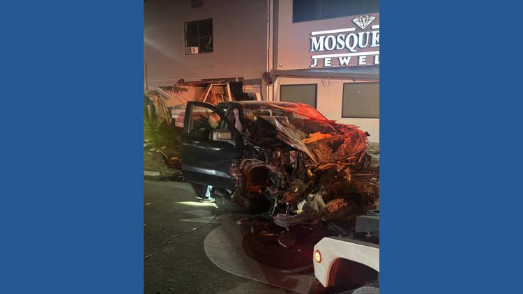 Red lights and reckless minutes: 30-mile chase ends with crash into ...