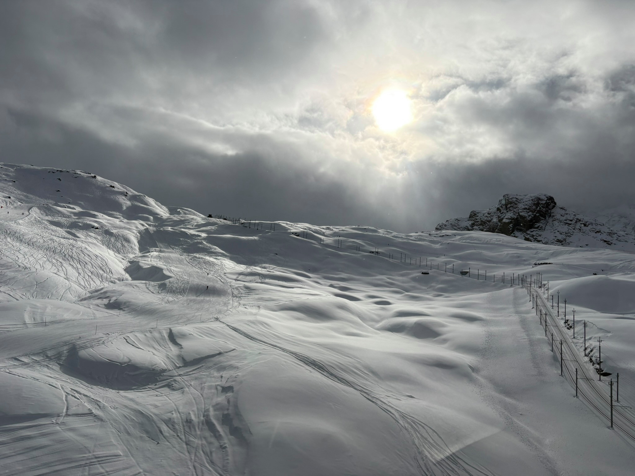 Un homme perd la vie sur le domaine skiable de Zermatt