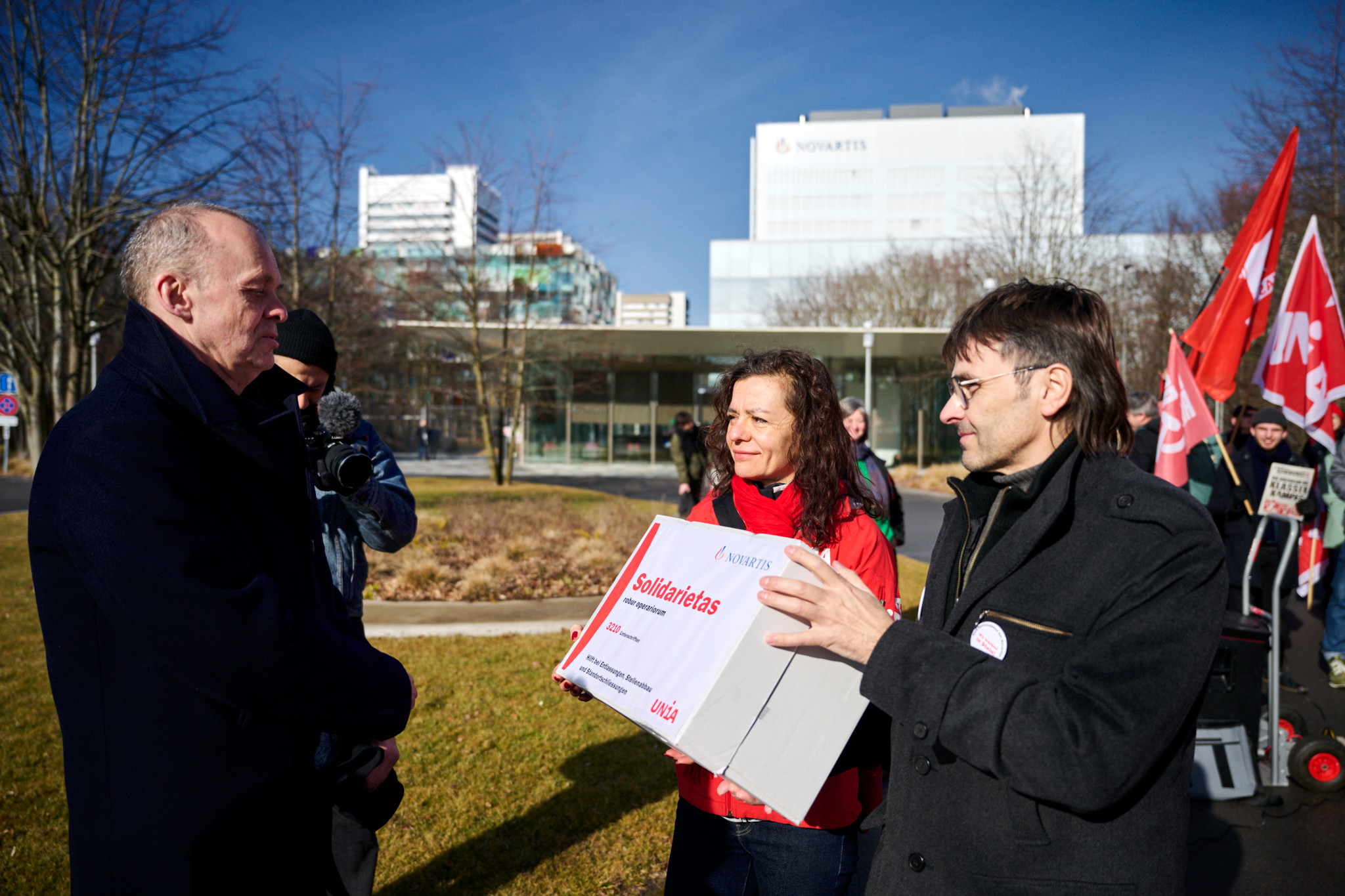 Novartis-Angestellte wehren sich gegen Stellenabbau in Stein