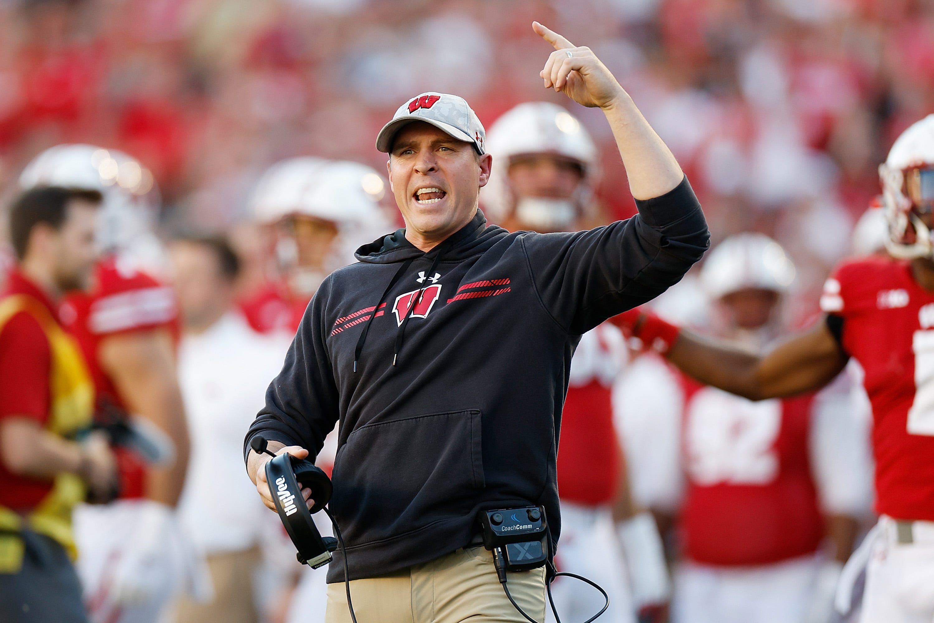 Bills hire Jim Leonhard to be new defensive coordinator